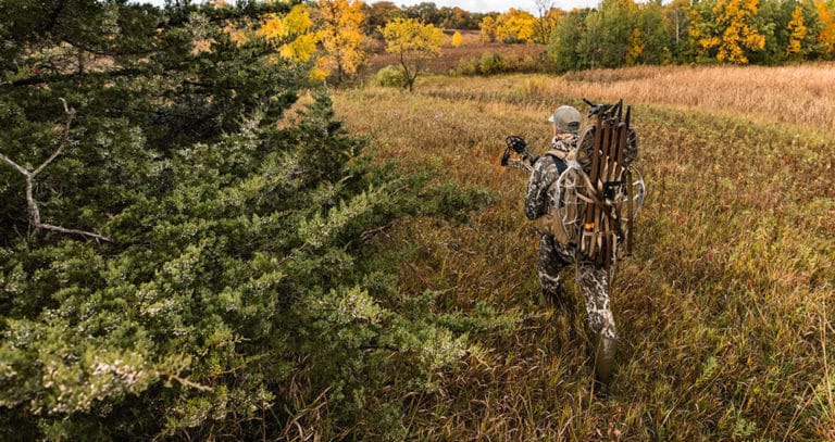 9 Ways to Conceal Movement While Hunting | National Deer Association