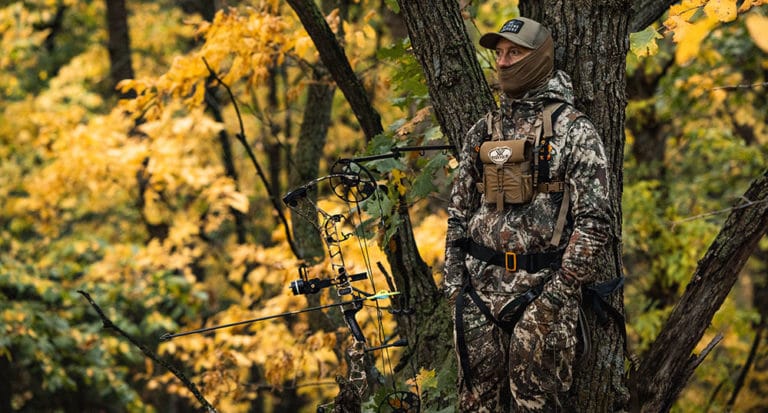 9 Ways to Conceal Movement While Hunting | National Deer Association