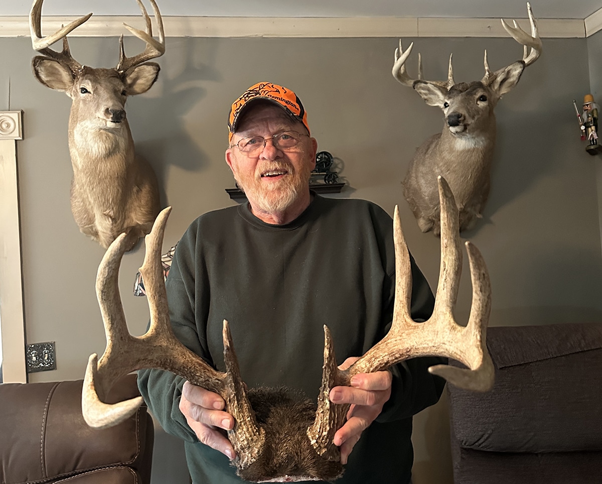 How to Build a Buck Rub Post | National Deer Association